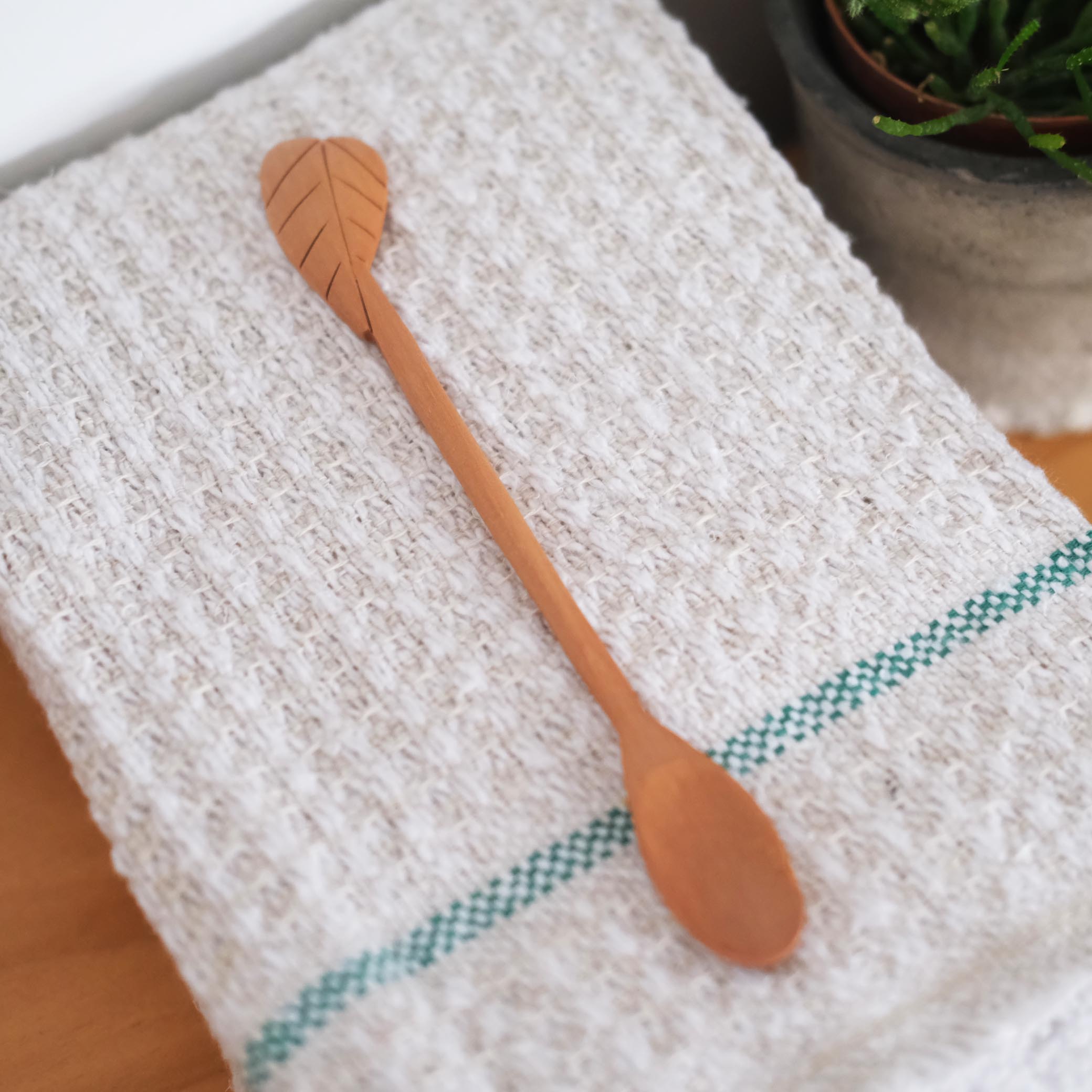 Adelaide Sapodilla Wood Stirrer Leaf Shape - set of 2 – Oh Happy Fry